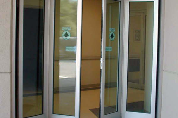 Automatic Door Systems Bi-Fold and Telescoping | DH Pace Company
